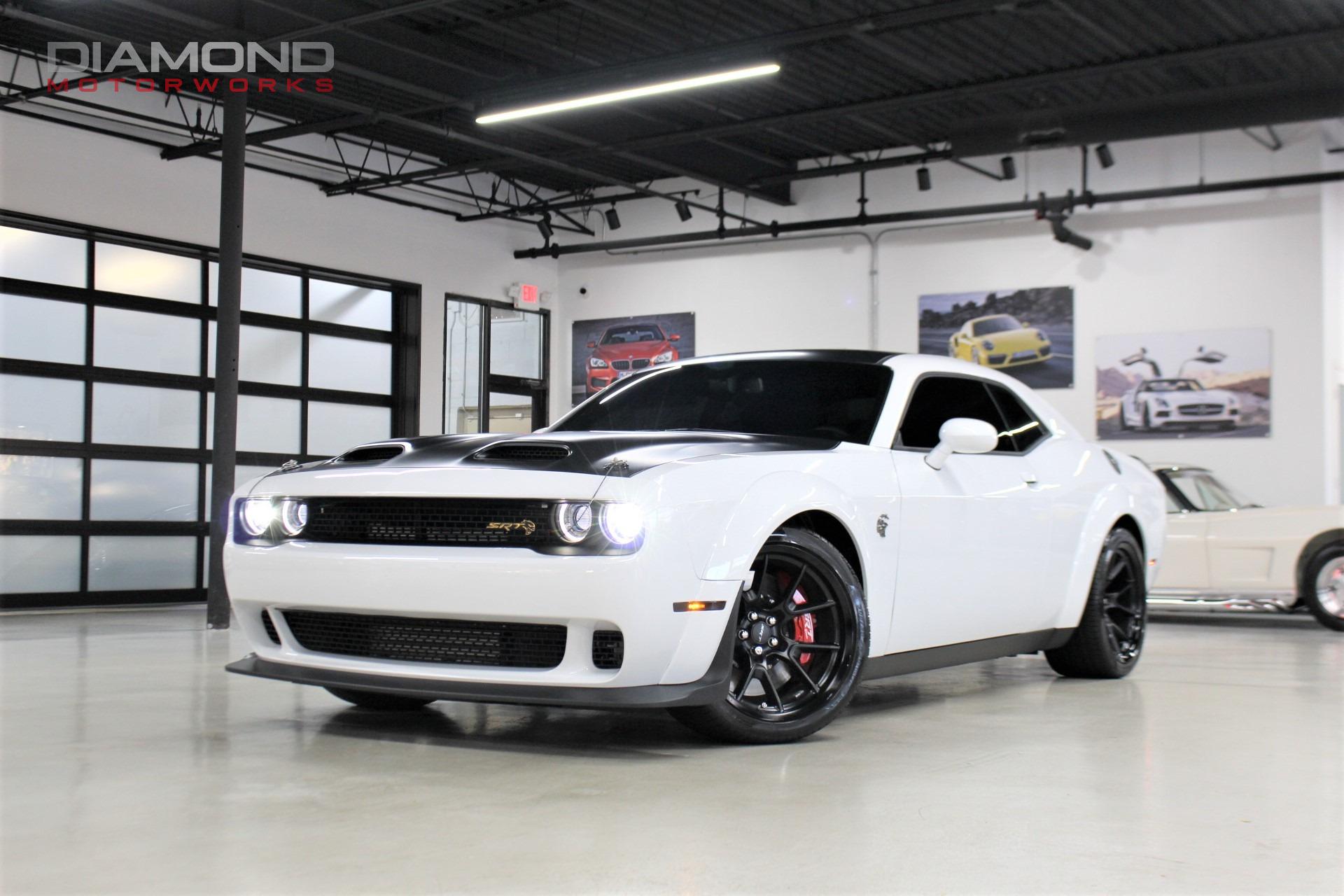 Dodge Challenger White Hellcat