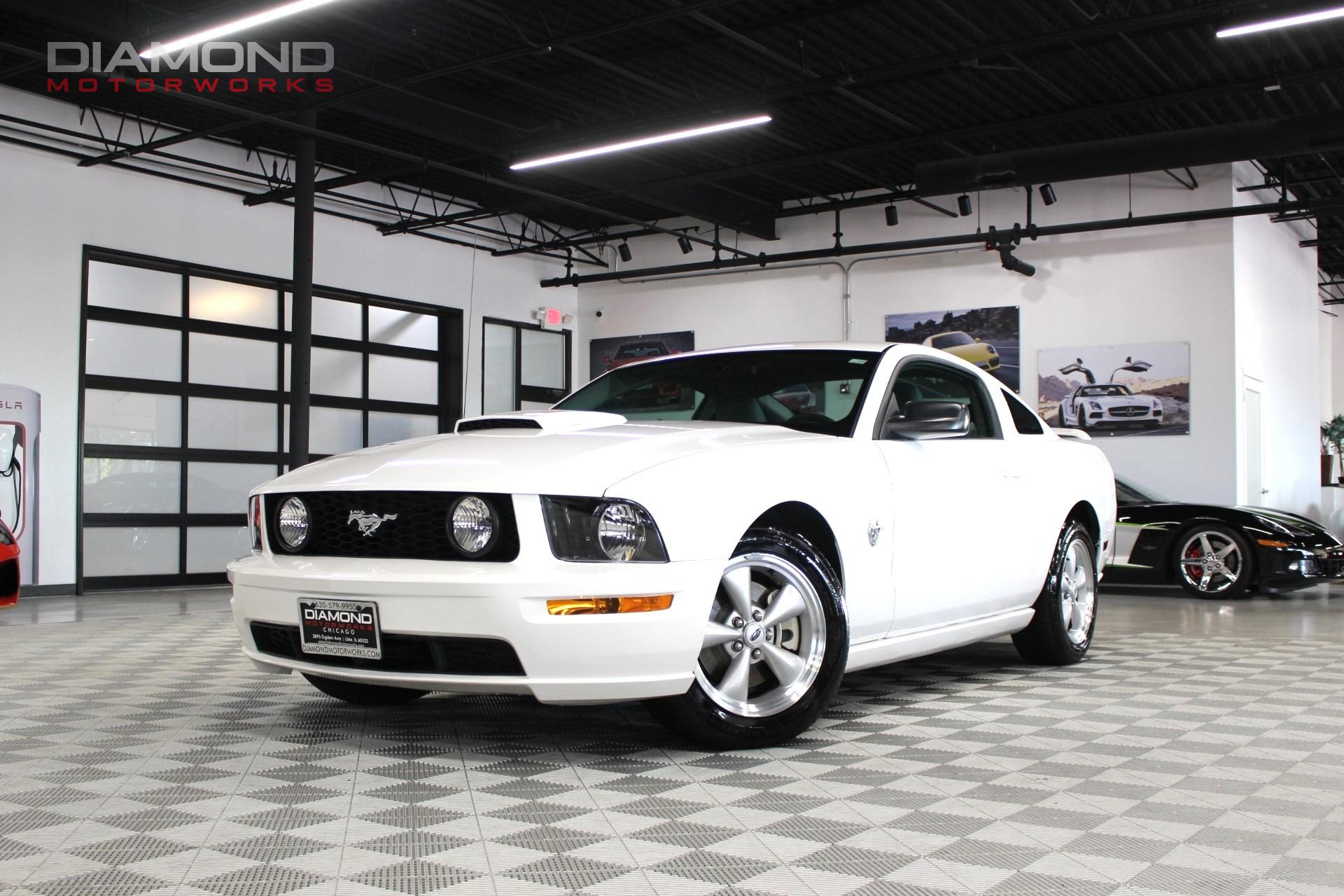 2009 White Mustang
