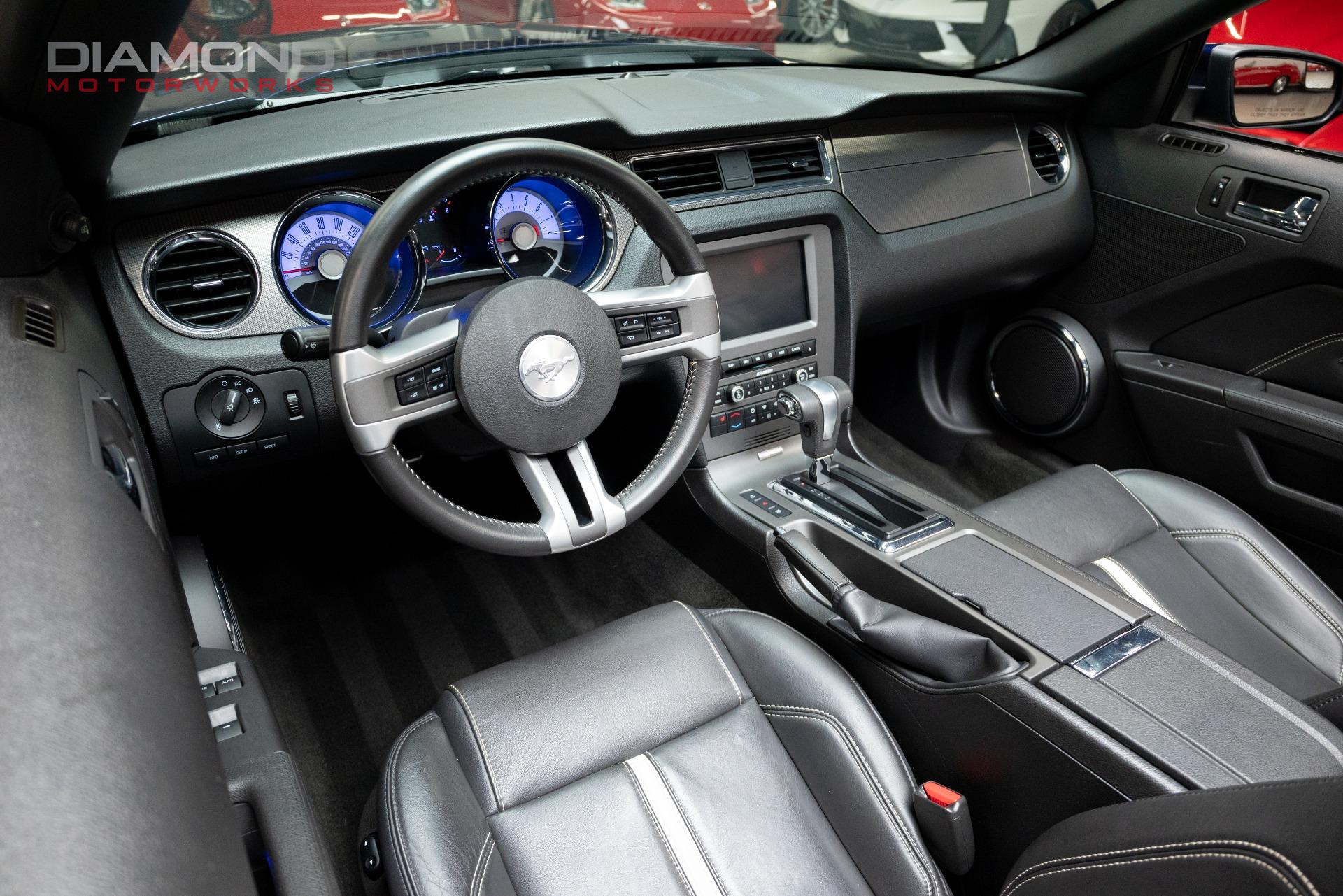 Ford Mustang 2012 Interior